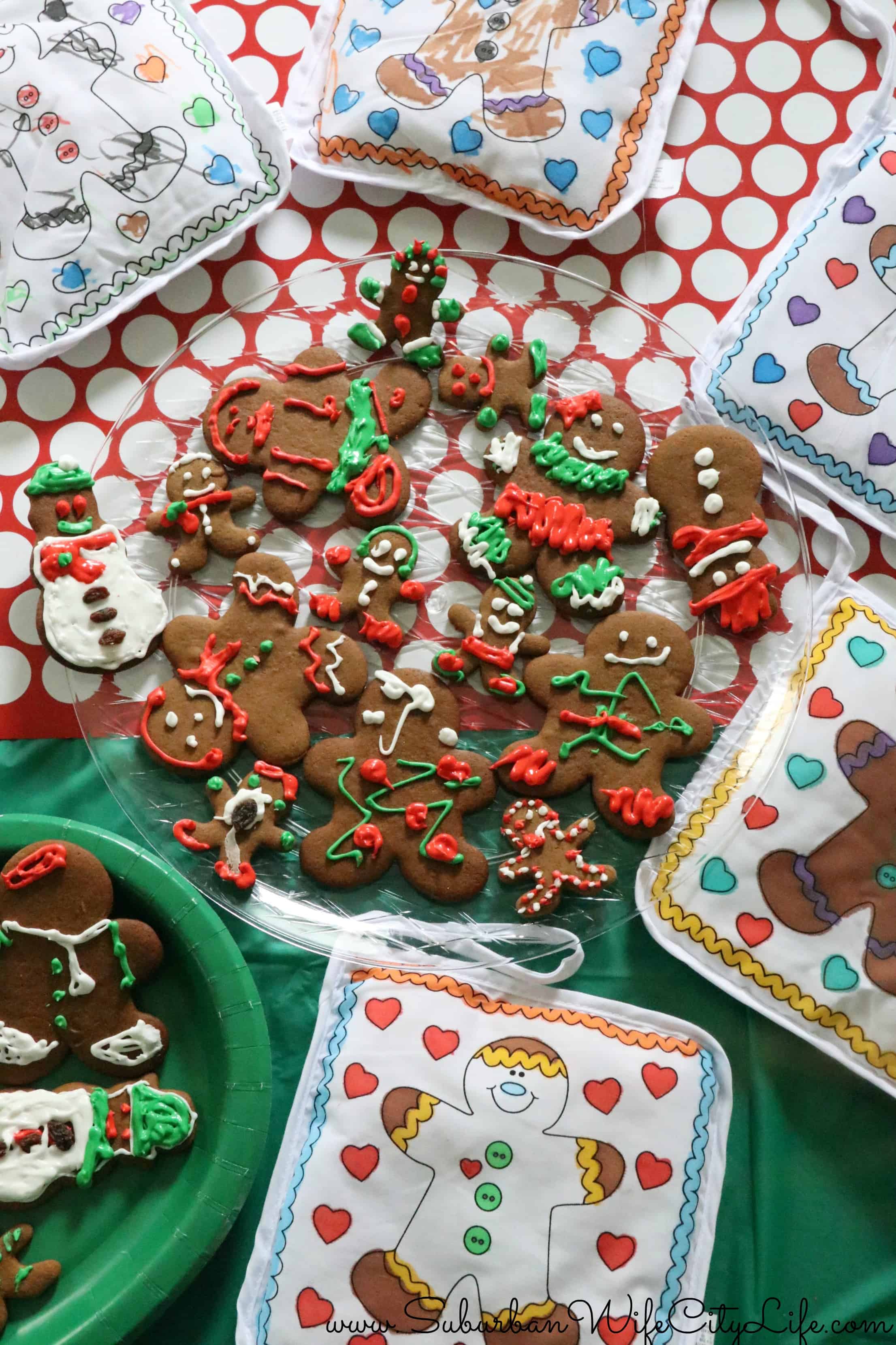 Gingerbread Decorating Party - Suburban Wife, City Life